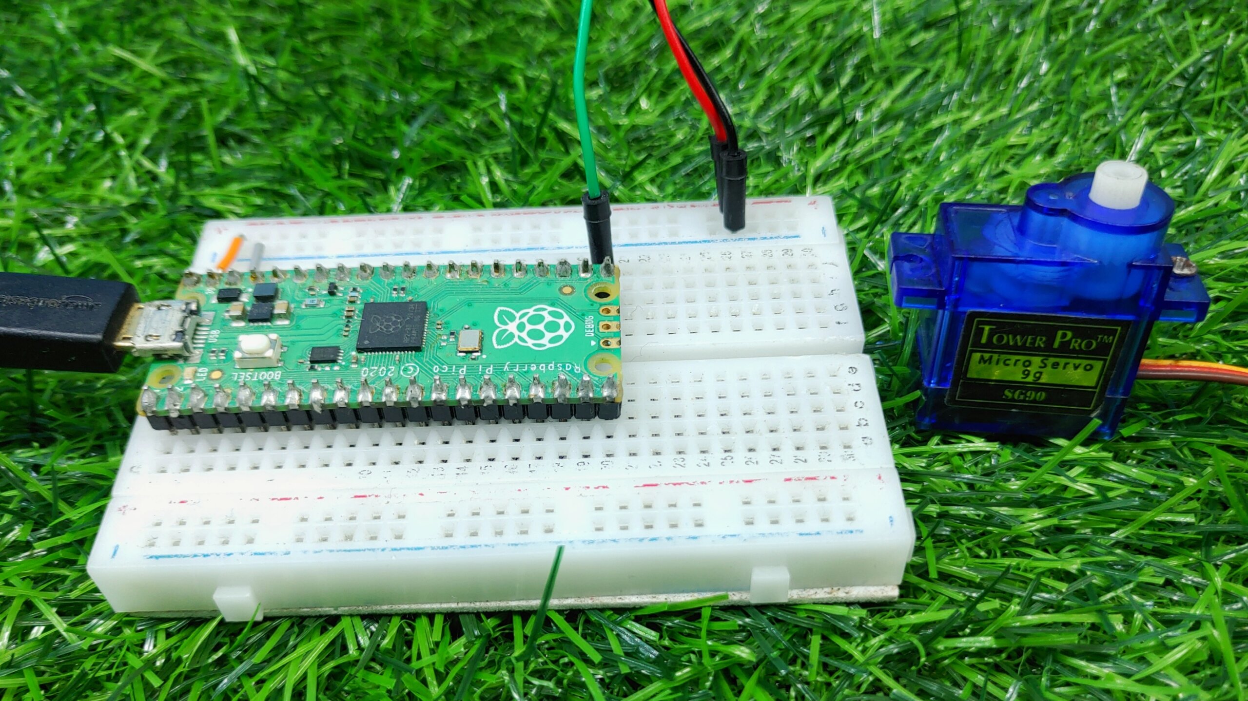 Interface Servo Motor With Raspberry Pi Pico Tutorial 2022