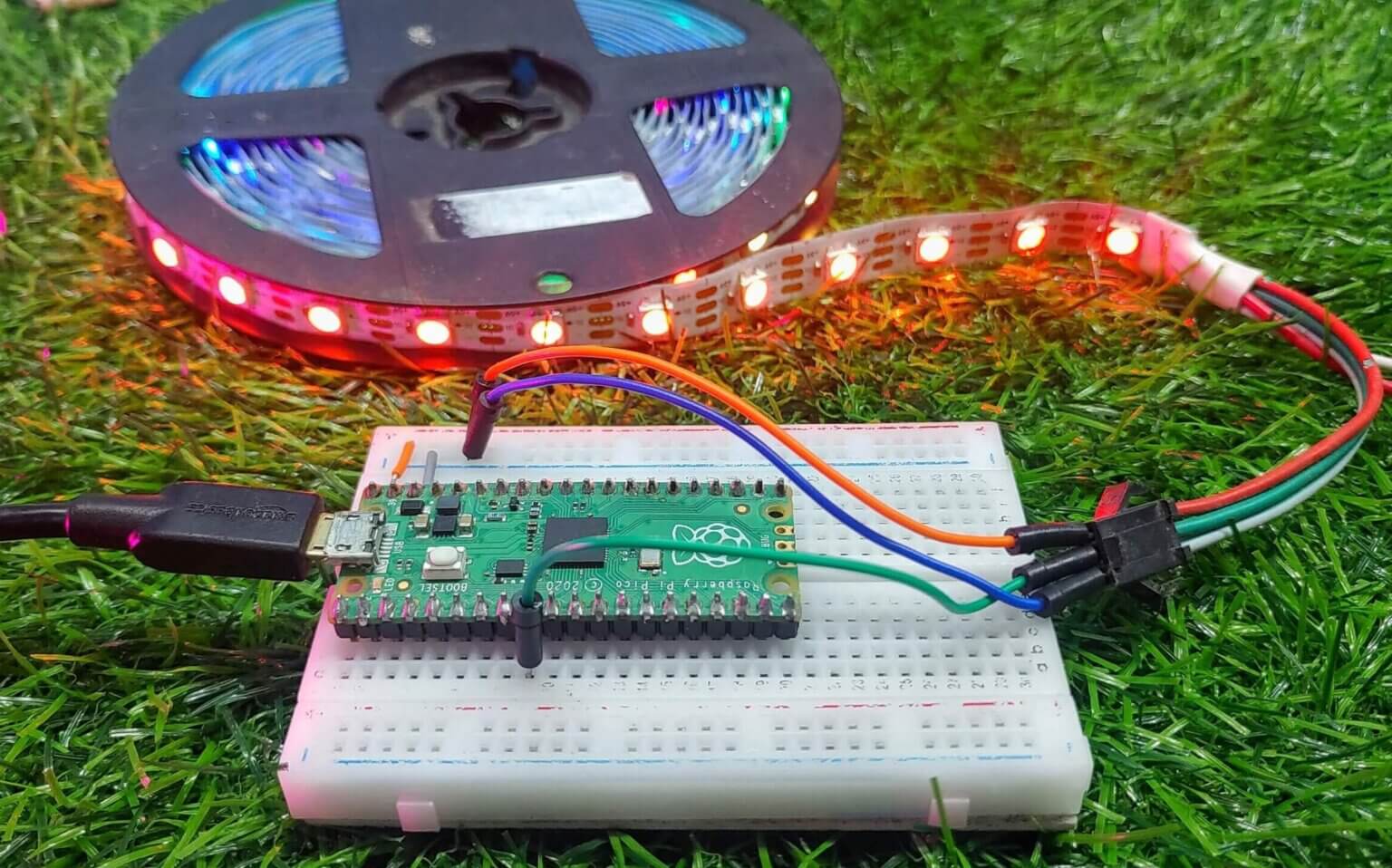 NeoPixels WS2812B LEDs With Raspberry Pi Pico Micropython