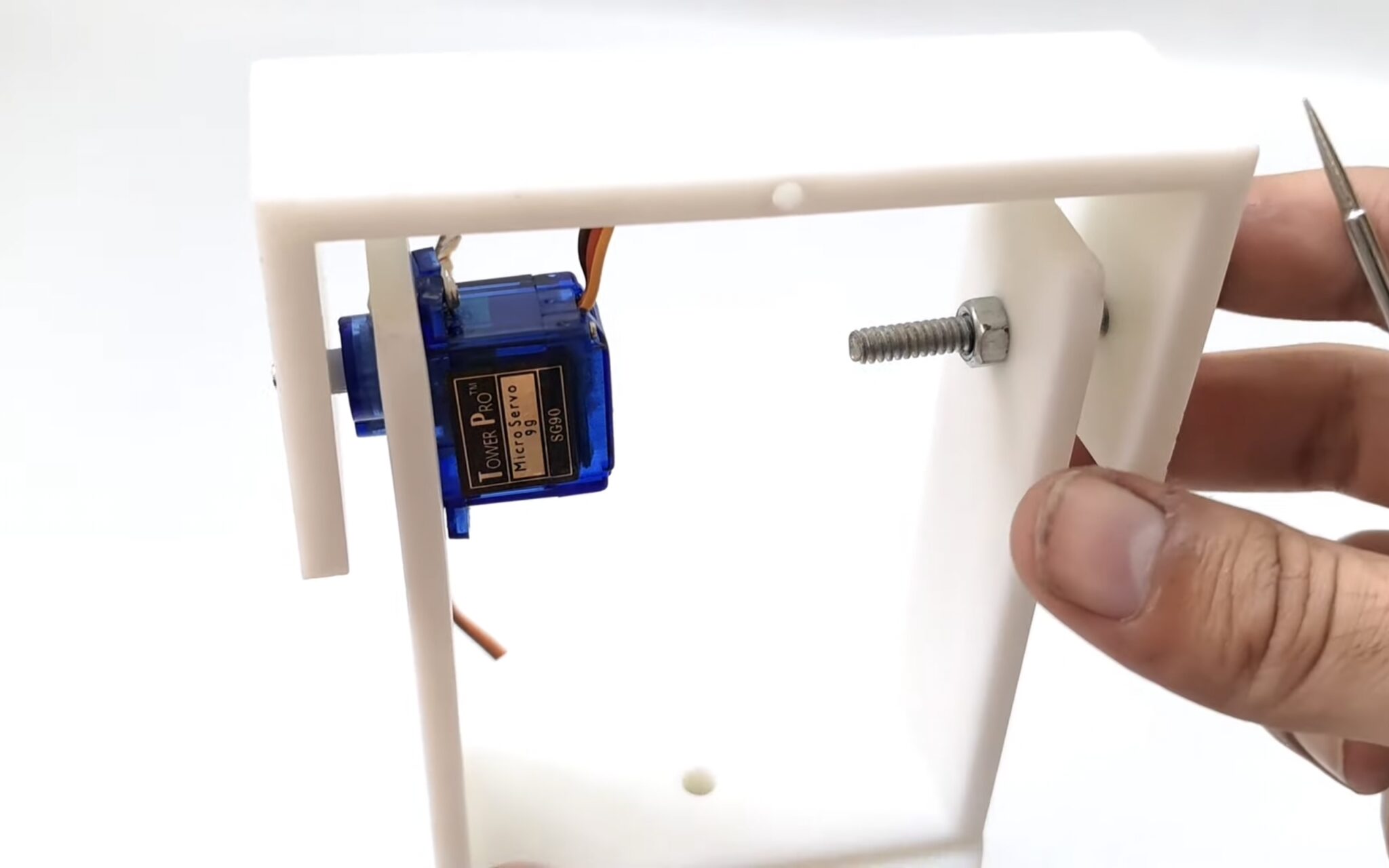 Dual Axis Arduino Solar Tracker Project Using LDR & Servo Motor
